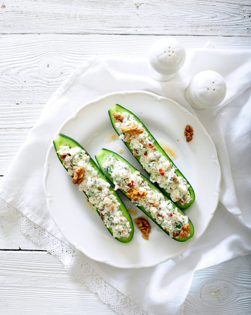 Mini-concombres farcis au chèvre frais et coriandre